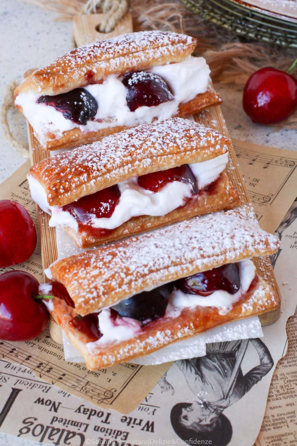Dolcetti sfogliati alle ciliegie - Delizie & Confidenze